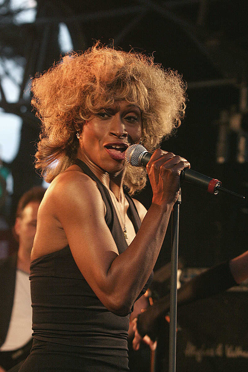 CASSANDRA DEE - TINA TURNER SHOW | mick and music - Künstleragentur und ...